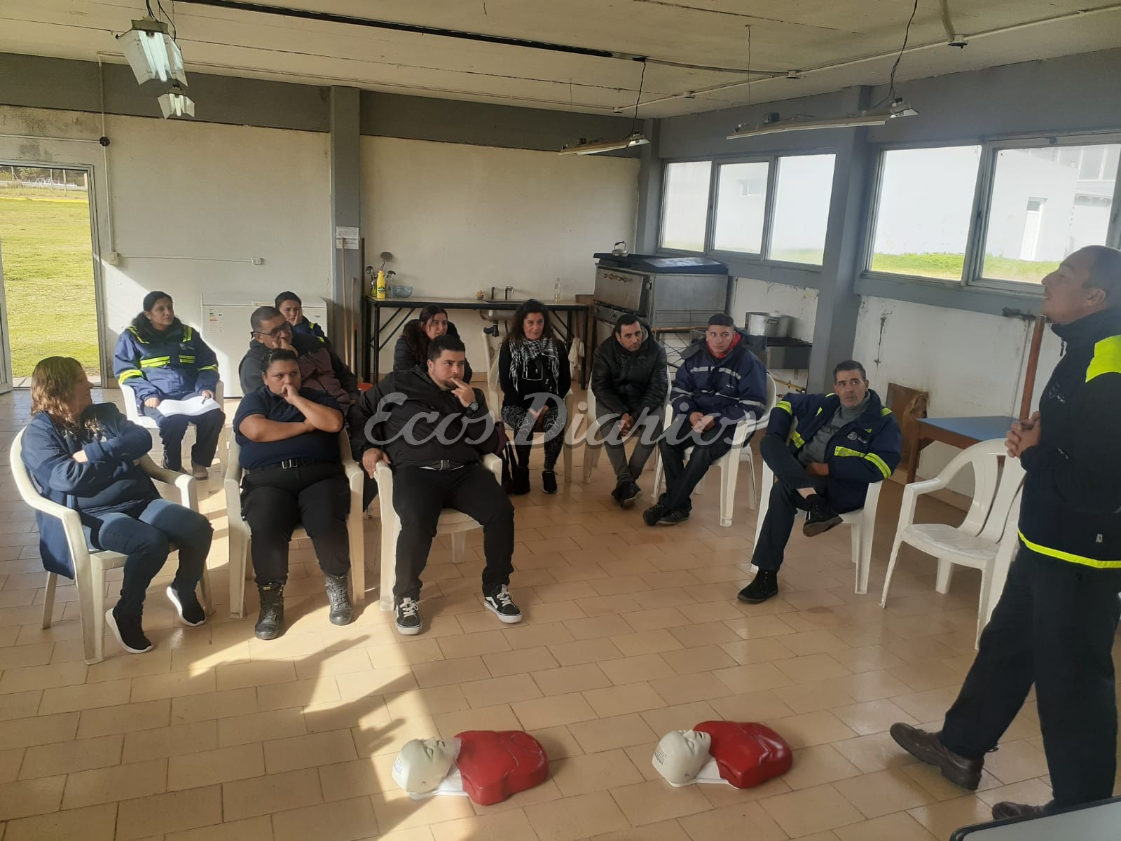 Se realizan cursos de RCP guiados por el personal de Defensa Civil ...