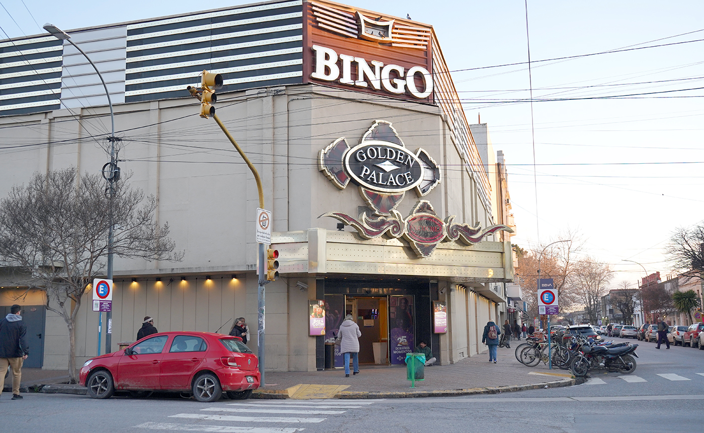 Súper noche bailable en el Bingo Golden Palace – Ecos Diarios Necochea
